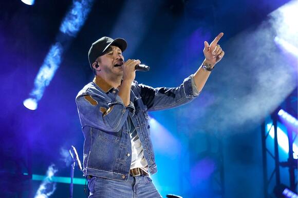 Luke Bryan Farm Tour Moves to New Michigan Location - NewsBreak