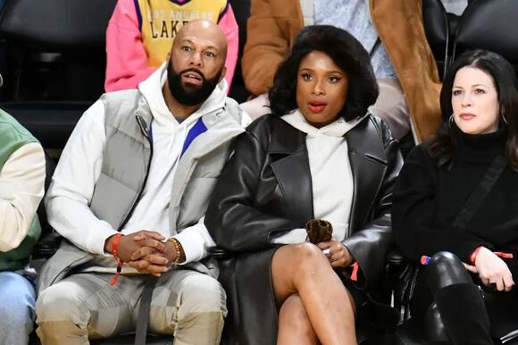 Jennifer Hudson & Common Turn A Chicago Bears Game Into A Black Love ...