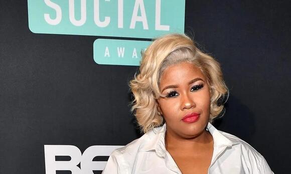 Issa Breakup! Akbar V Reveals Her Divorce From Bean A Year After ...