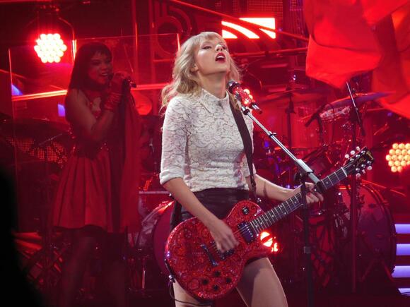 The 12 Best Songs With ‘Red’ in the Title - NewsBreak