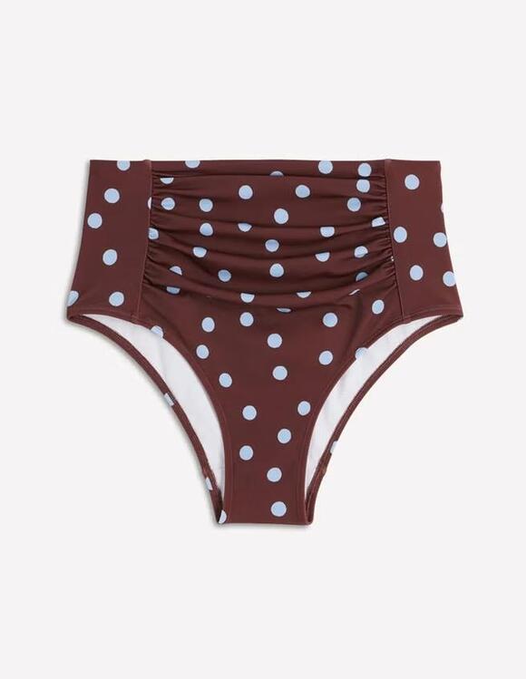 Six of the most flattering swimwear trends for summer 2026 - NewsBreak