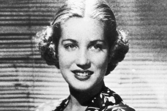 When "Little" Edie Beale died, no one found her body for five days. The ...