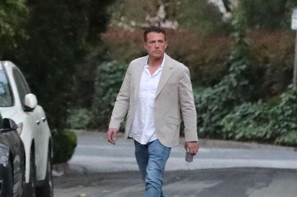 Ben Affleck looks 'tired and sad' as he's spotted at daughter's ...