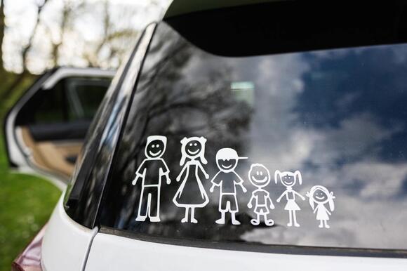 New York Bill Replaces Mom And Dad With Gender-Neutral Terms - NewsBreak