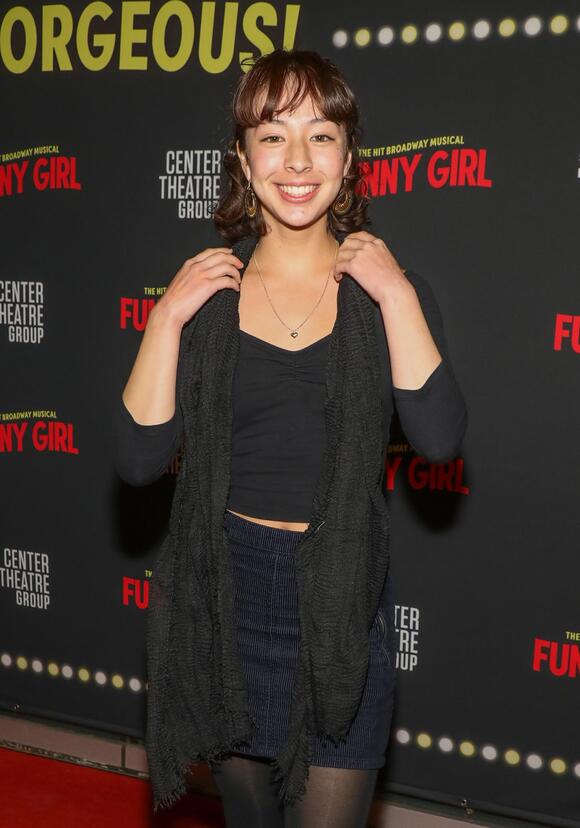 "Modern Family" Star Aubrey Anderson-Emmons Explained Why Growing Up On ...