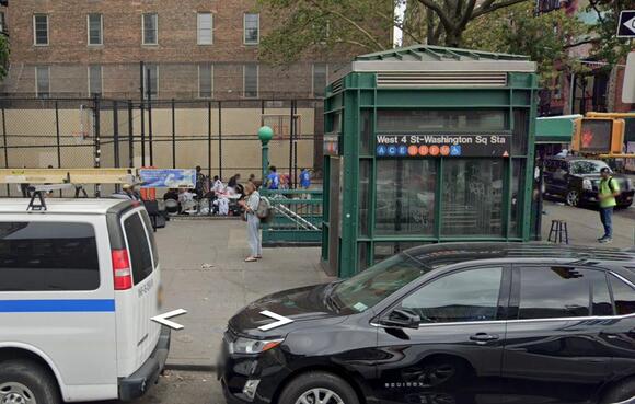 MANHATTAN SUBWAY FIGHT: Suspect charged after shoving man onto tracks ...