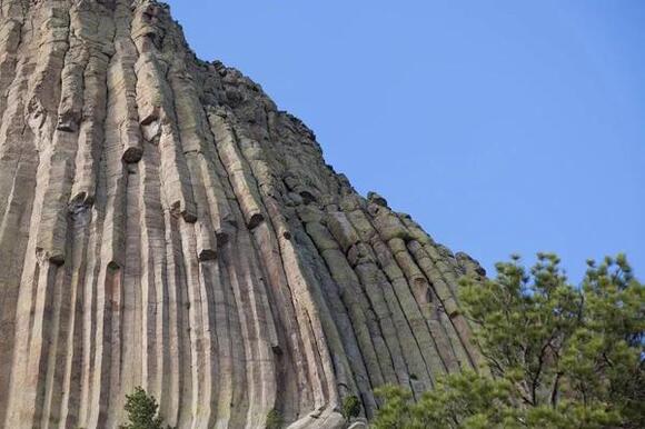 Strange Rock Formations in the American Desert - NewsBreak