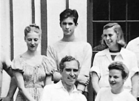 The Not-So-Secret Gay Life of 'Psycho' Star Anthony Perkins: 33 Years ...