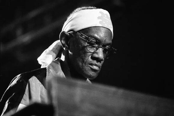 Artists Who Died in 2016 - NewsBreak
