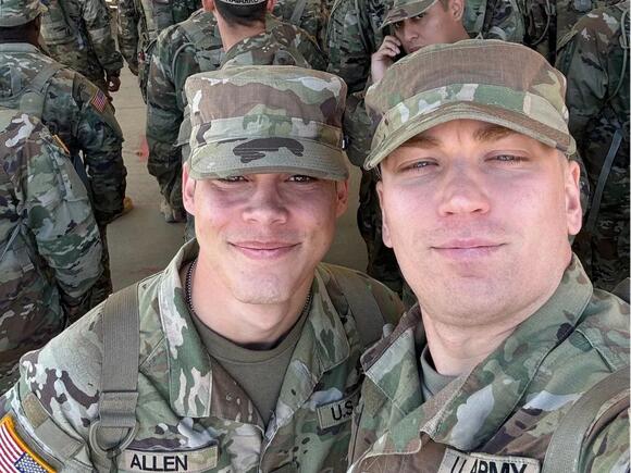 Soldier With No Family at Graduation is Tapped Out by Fellow Recruits ...