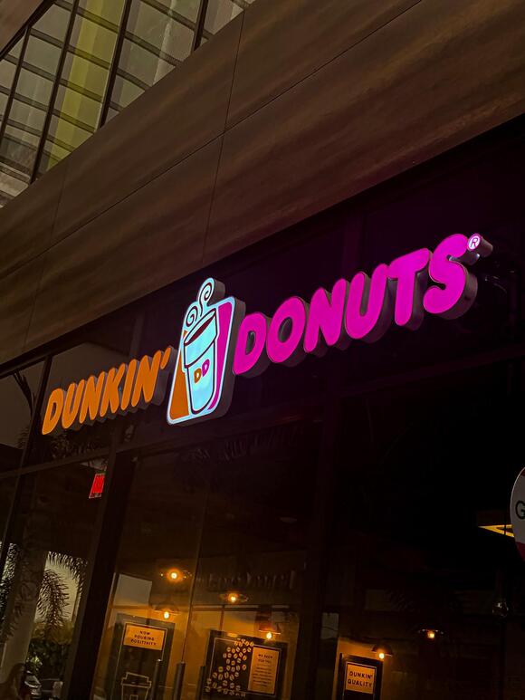 Dunkin’ Is Giving Away Free Refreshers, But You’ll Need to Act Fast ...