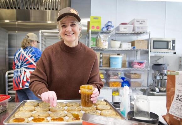 Cookie crowd-pleaser: Janesville Farmers Market baker draws fans to new ...