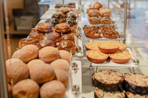 Downtown Sioux Falls Sweet Shop Now Open 7-Days A Week - NewsBreak