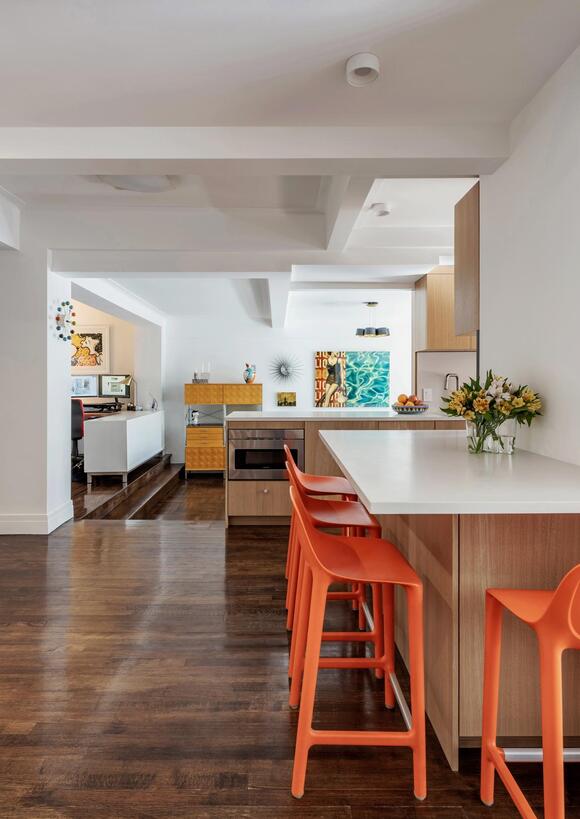 How to Squeeze Seating Into a Galley Kitchen — 5 Clever Ways Experts ...