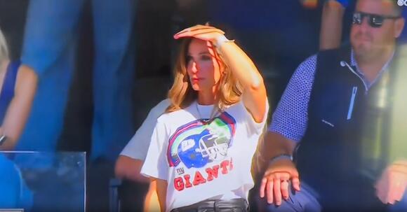 Jaxson Dart’s Mom Completely Stole The Show After Making Appearance On ...