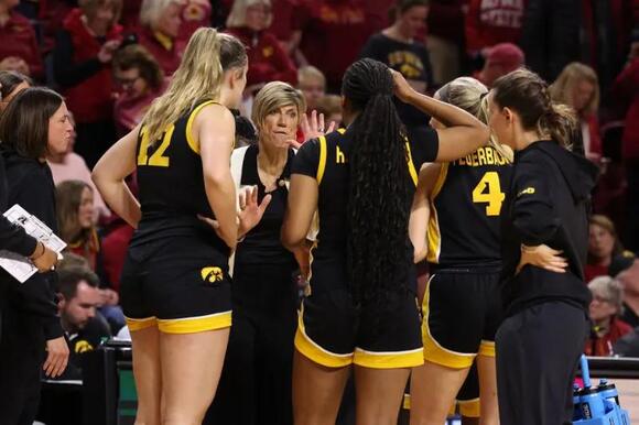 Jan Jensen Reveals Locker Room Mentality As Young Hawkeyes’ Historic ...
