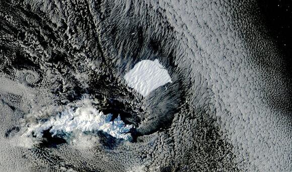 Antarctica’s megaberg faces its final days in the South Atlantic ...