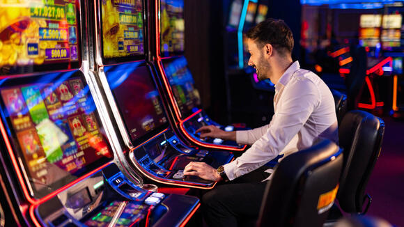 Our favorite slot machines on Royal Caribbean ships - NewsBreak