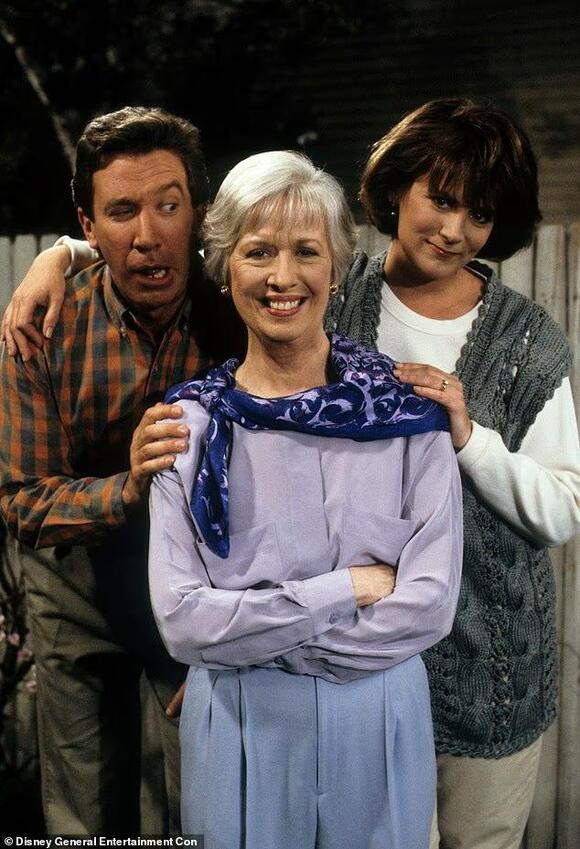 Star of iconic sitcom Alice Polly Holliday dies at 88 - NewsBreak