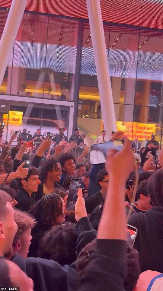 Chaos erupts across New York as Knicks fans hit the streets to ...