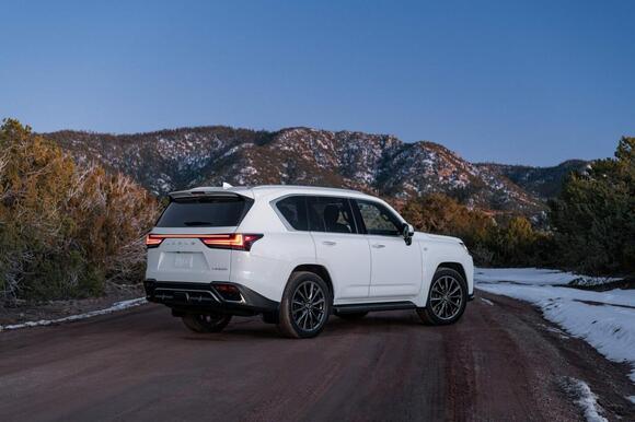 Even Lexus’s Flagship SUV Is Not Immune To Transmission Trouble - NewsBreak