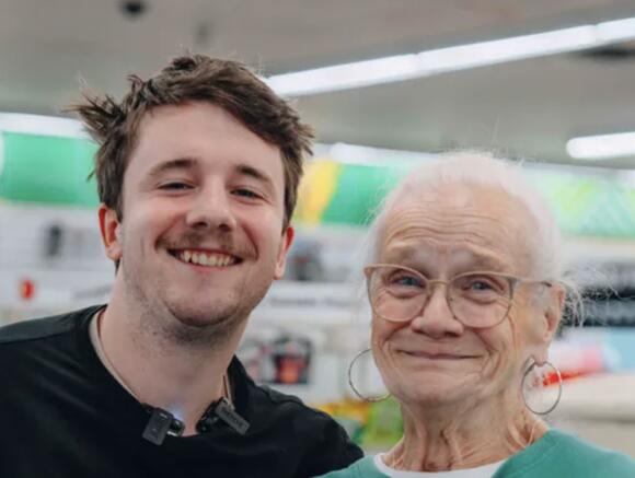 'Kindness influencer' saves 75-year-old MN Dollar Tree employee from ...
