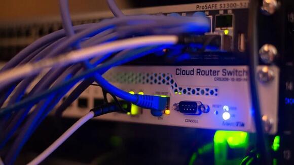 Why Experts Are Warning Against Using This Extremely Common Wi-Fi ...