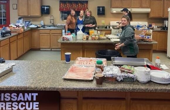 Feeding firefighters among challenges of responding to 403 Fire near ...