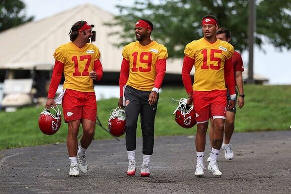 Patrick Mahomes showed true colors with three-word text to Chiefs ...