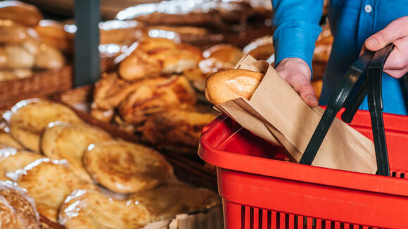 13 Grocery Stores Where Budget Shoppers Save the Most Money - NewsBreak