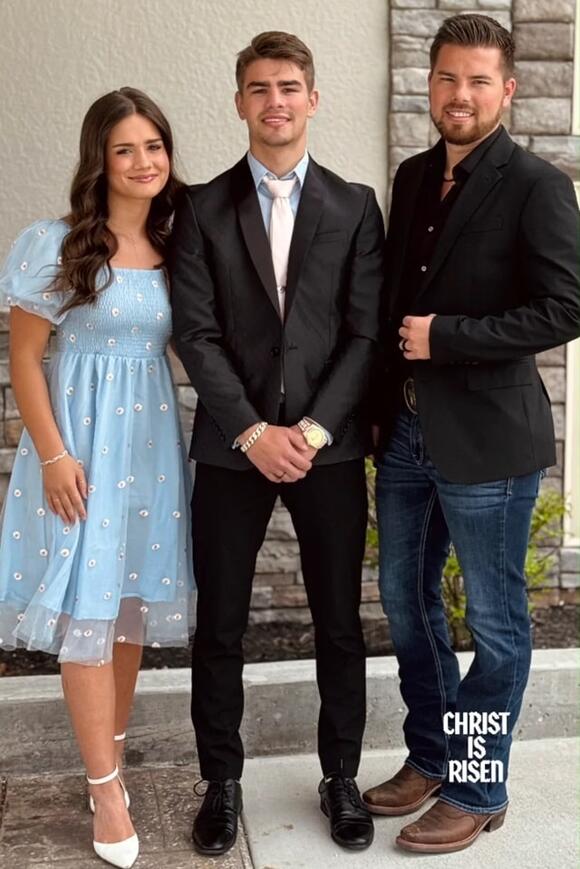‘Bringing Up Bates' Ellie Bates Stuns Fans In Latest Appearance - NewsBreak