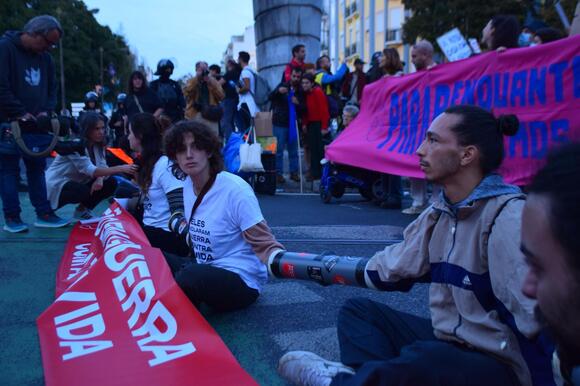 Climate Activism: Peaceful Protests vs. Civil Disobedience - NewsBreak