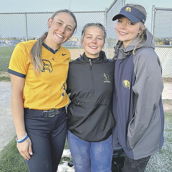 Hononegah grads Joscelyn Bennett, Briella Sendele help JC teams reach ...