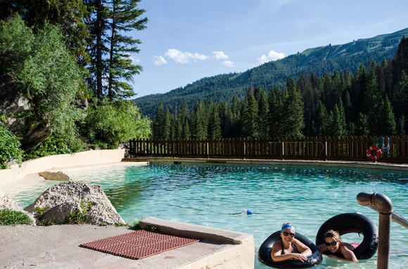 20 Hidden Hot Springs in the US Worth the Drive - NewsBreak