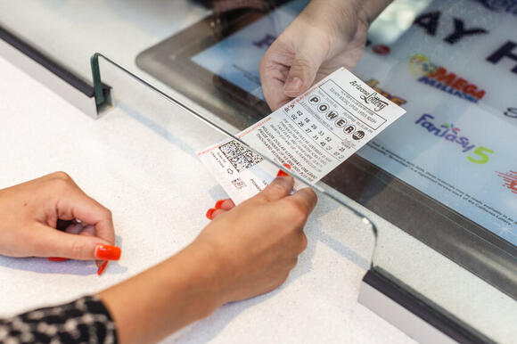 Valley Powerball player becomes Arizona's latest lottery millionaire ...