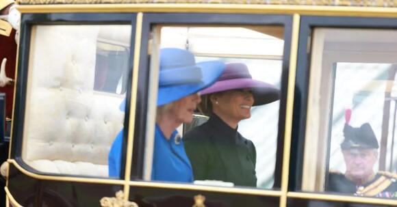 EXCLUSIVE: Donald Trump Left Royal Family 'Disgusted' With State of His ...