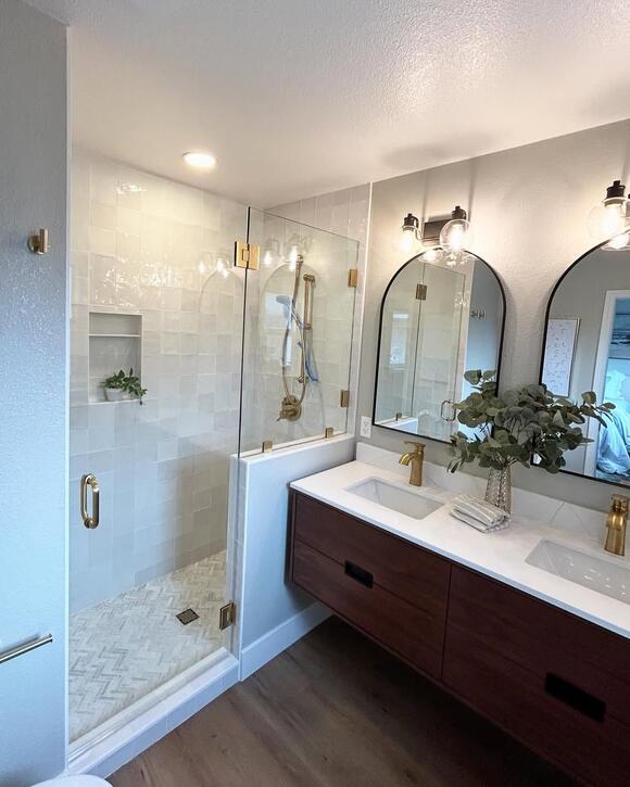 15 Pony Wall Shower Ideas for 2026 That Replace Full Enclosures With ...