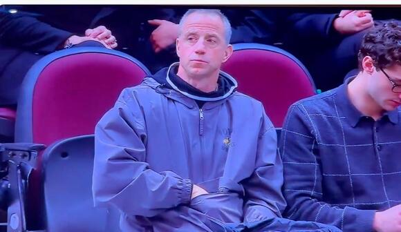 Caitlin Clark’s dad appears to sneak snacks into March Madness Final ...