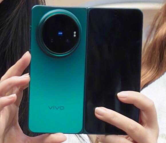 Vivo X Fold 6 Surfaces in Real Images — and That Cyan Color Is ...