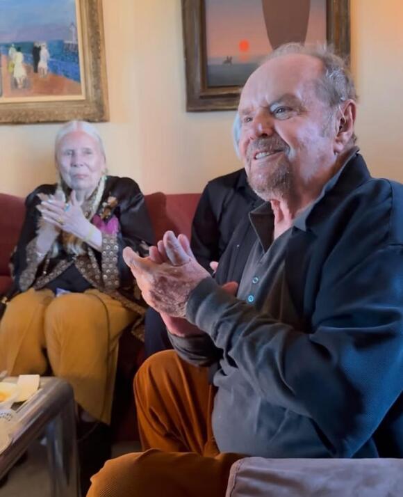 Jack Nicholson, 89, delights movie fans with rare new photo alongside ...