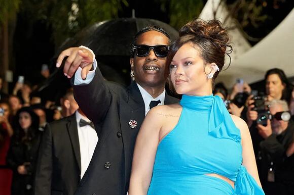 ‘That’s My Baby Daddy!’ Rihanna & A$AP Rocky Roll In A Rolls-Royce For ...