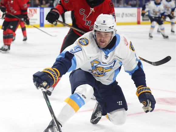 Walleye fall 3-2 to rival Fort Wayne, now tied with Komets atop ...