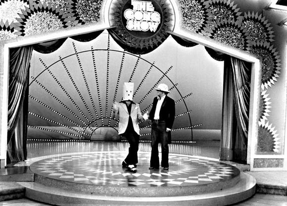 The Man Behind the Bag: How Murray Langston Became TV’s Famous "Unknown ...