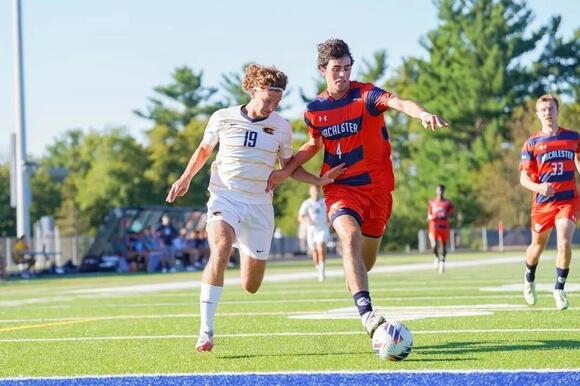 Donovan, Thompson tabbed as WIAC Kwik Trip Athletes of the Week