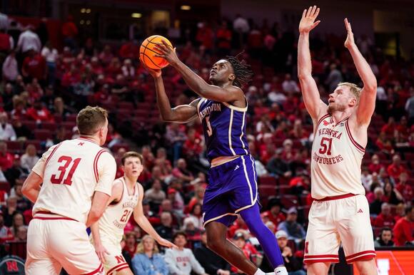 Washington, Oregon endure injury woes, losing streaks - NewsBreak