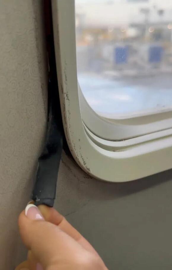 Flight attendant tells passenger that she’s ‘overreacting’ to taped ...