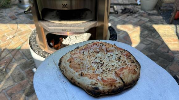 Breeo Live-Fire Pizza Oven review: for an unbeatable backyard pizza ...