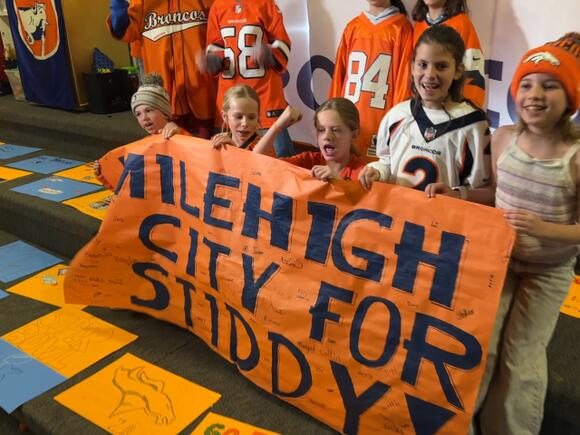 Denver elementary students rally behind Bronco's backup QB Jarrett ...