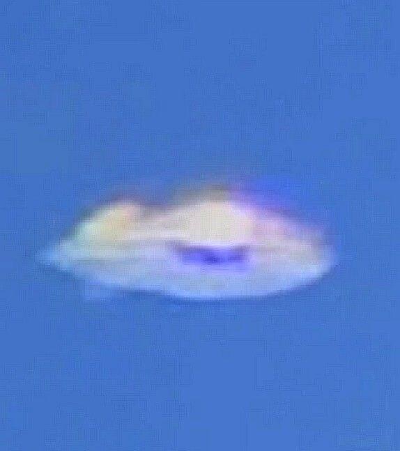 Viral Video of Possible UFO Over Folsom, Louisiana - NewsBreak
