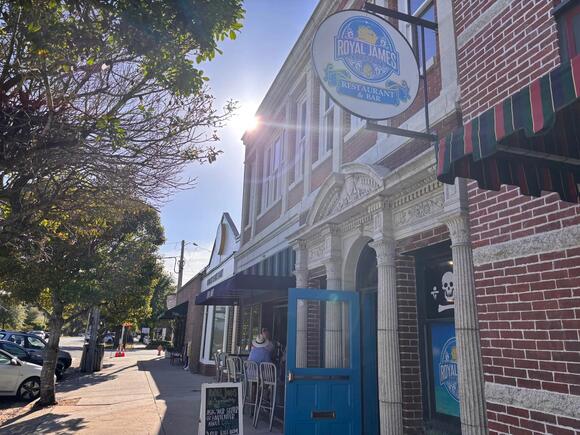 Southport restaurants tackle fake service animals after recent ...
